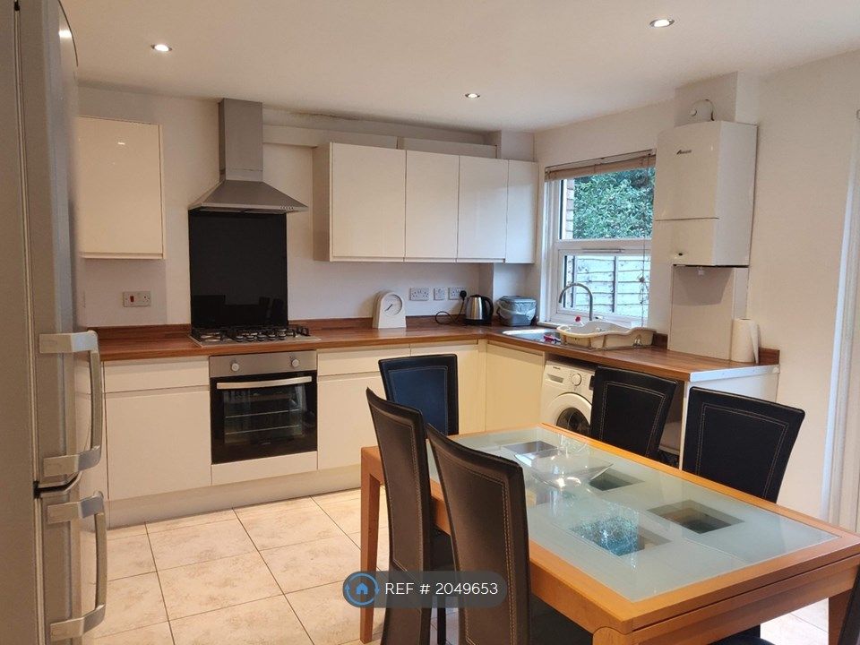 4 bed terraced house to rent in Rectory Square, London E1, £3,500 pcm ...