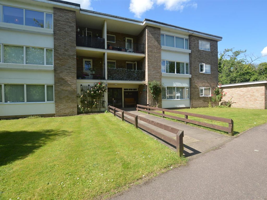 2 bed flat for sale in Sycamore Road, Croxley Green, Rickmansworth WD3 ...