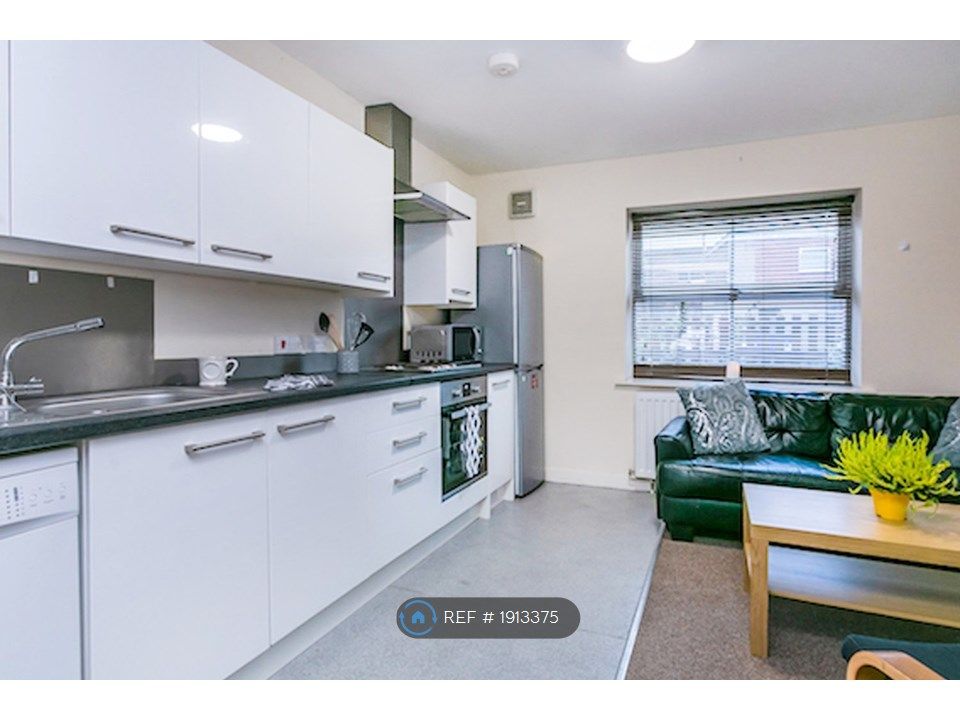 Studio to rent in Tithebarn Street, Preston PR1, £806 pcm - Zoopla