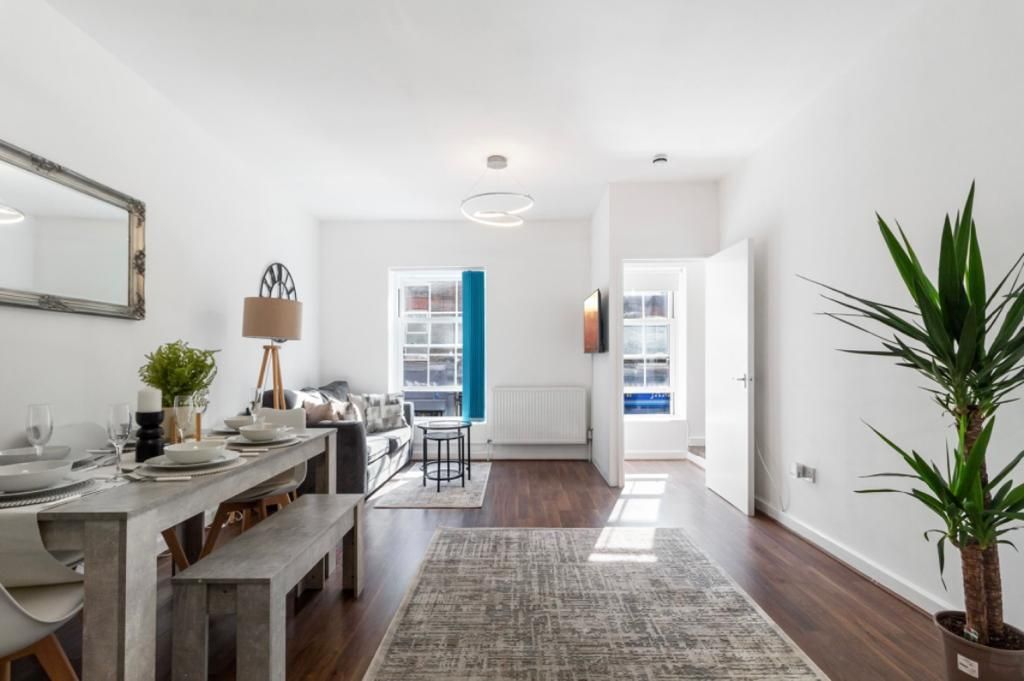 3 bed flat to rent in Leather Lane, Chancery Lane, Holborn, Bloomsbury ...