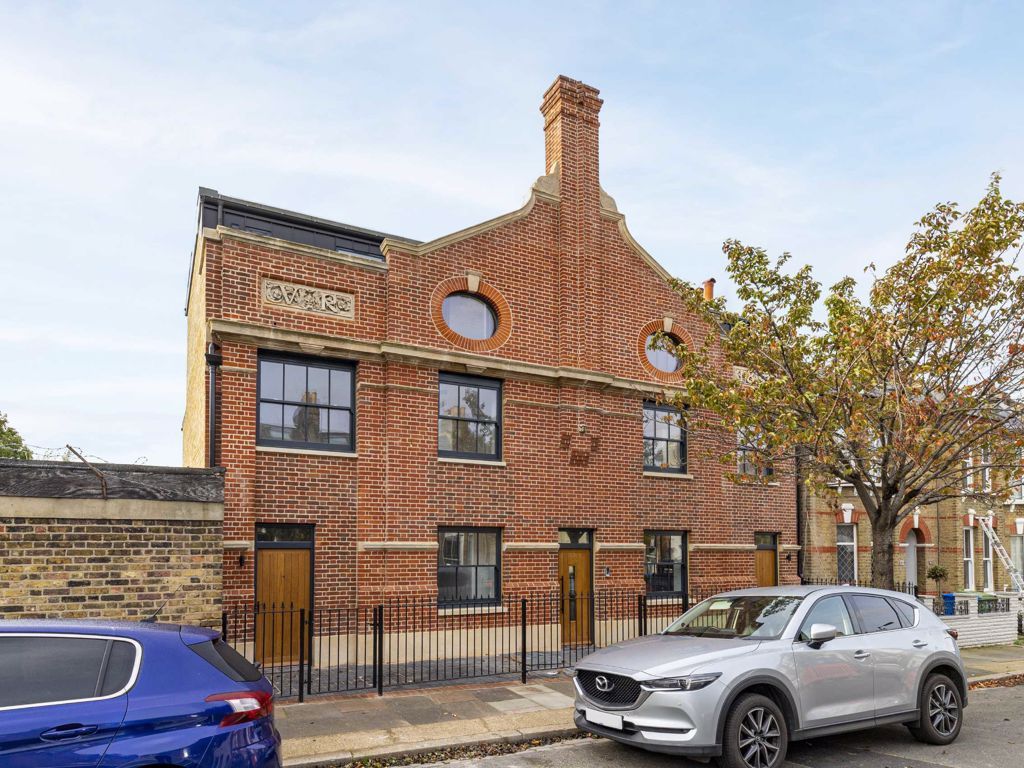 2 bed flat for sale in Silvester Road, London SE22 - Zoopla