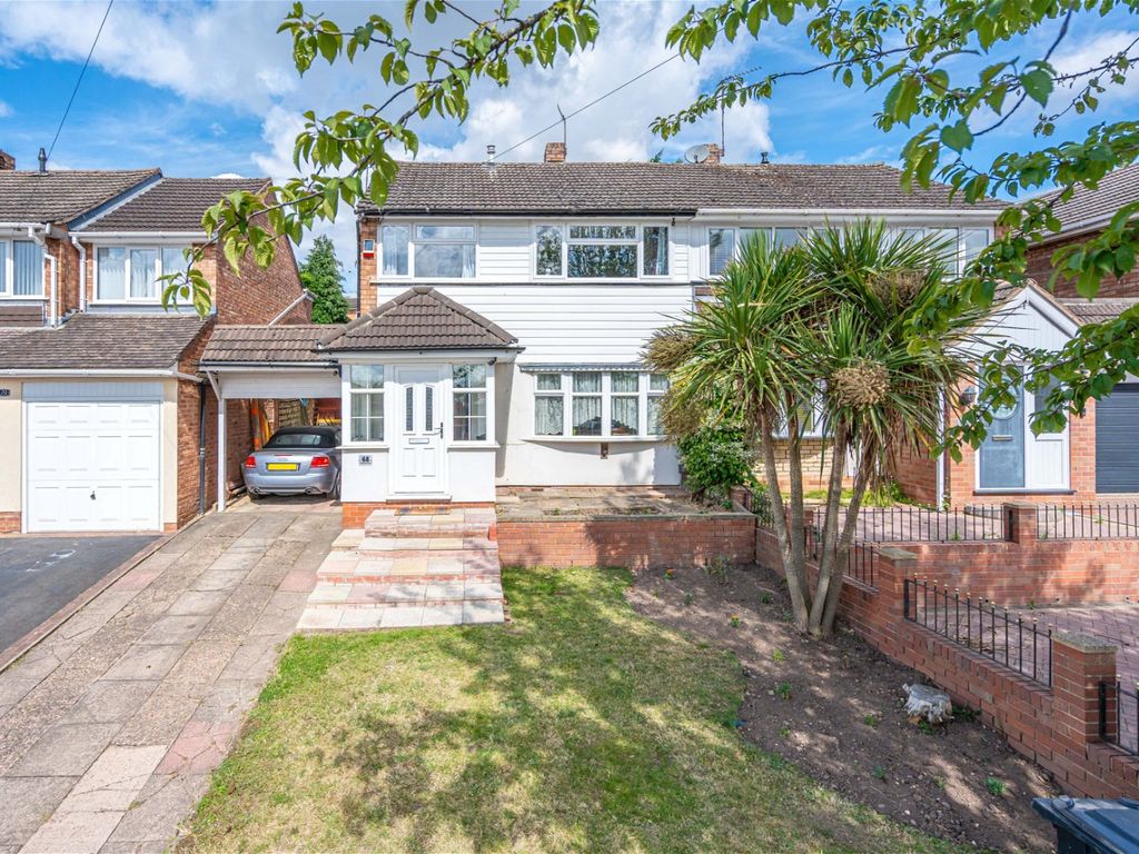 3 Bed Semi Detached House For Sale In Rangeways Road Kingswinford Dy6