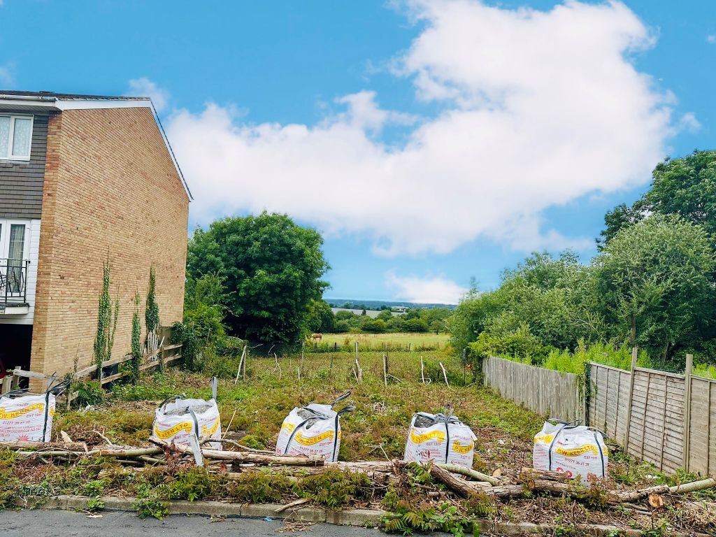 Land for sale in Orchard Way, Chigwell IG7, £325,000 - Zoopla