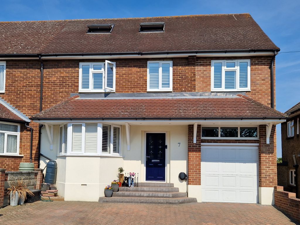 5 Bed Semi Detached House For Sale In Sackville Road Wilmington