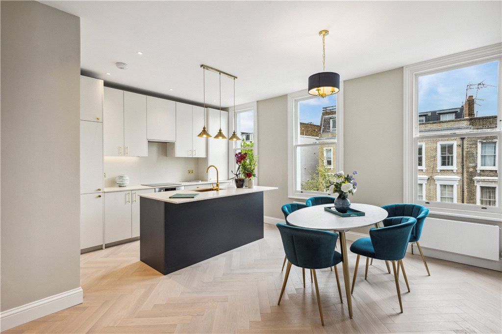 3 bed flat for sale in Eardley Crescent, London SW5 - Zoopla
