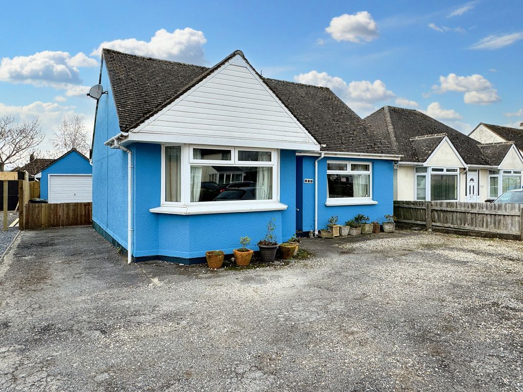 3 Bed Detached Bungalow For Sale In Exeter Road Kingsteignton Newton