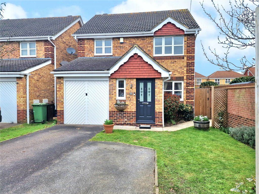3 bed detached house for sale in Lodsworth, Farnborough, Hampshire GU14 ...