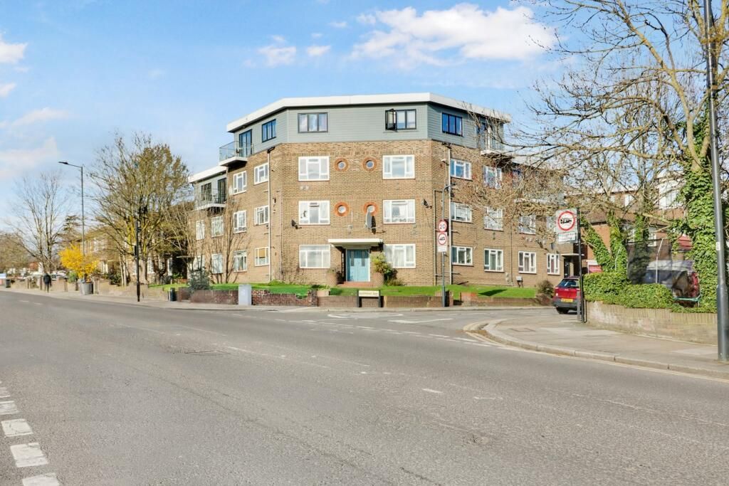 2 bed maisonette for sale in Neasden Lane, London NW10 - Zoopla