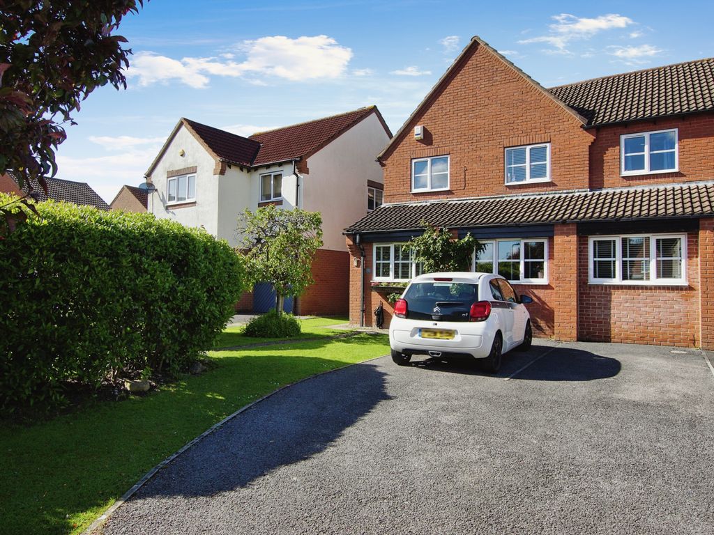 4 Bed Semi Detached House For Sale In Lapwing Close Bradley Stoke