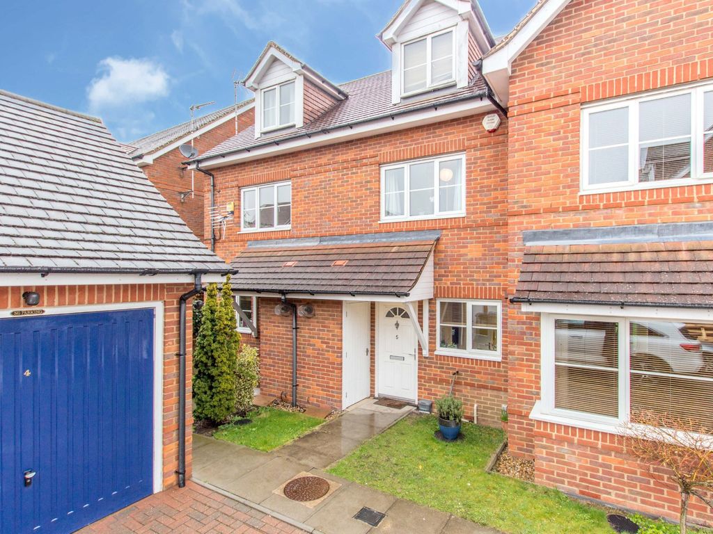 3 bed town house to rent in Ashwell Place, Watford WD24 - Zoopla