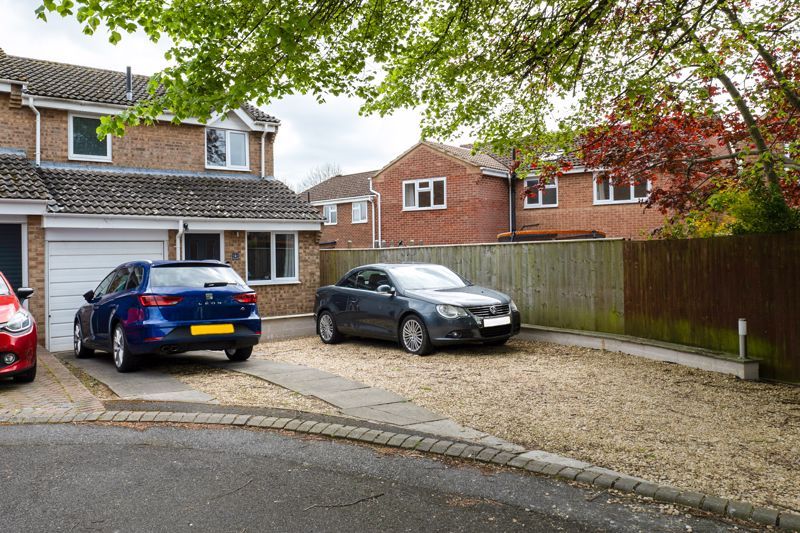 3 Bed Semi Detached House For Sale In St Athan Close Bowerhill
