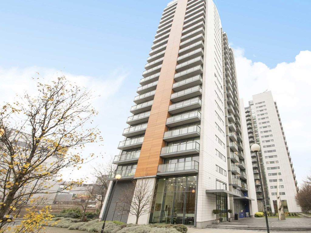 1 bed flat to rent in Blackwall Way, London E14, £1,950 pcm - Zoopla