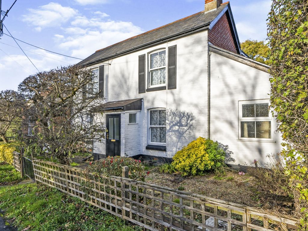 4 Bed Detached House For Sale In Southampton Road Cadnam Southampton