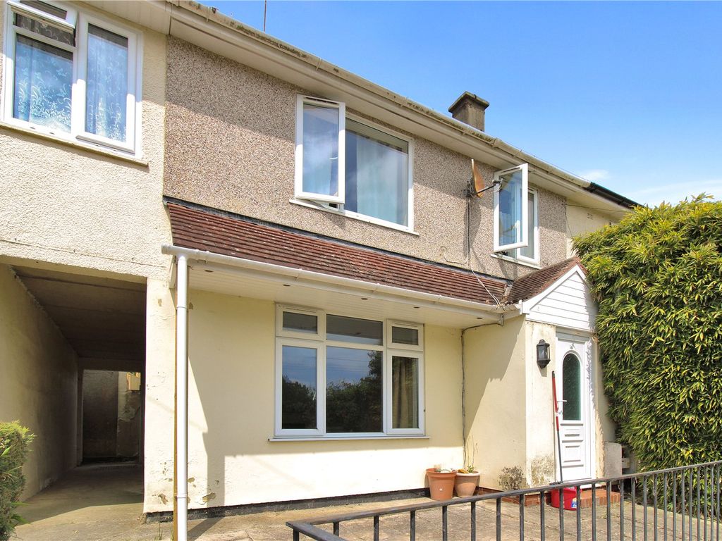 3 Bed Terraced House For Sale In Manor Crescent Swindon Wiltshire Sn2