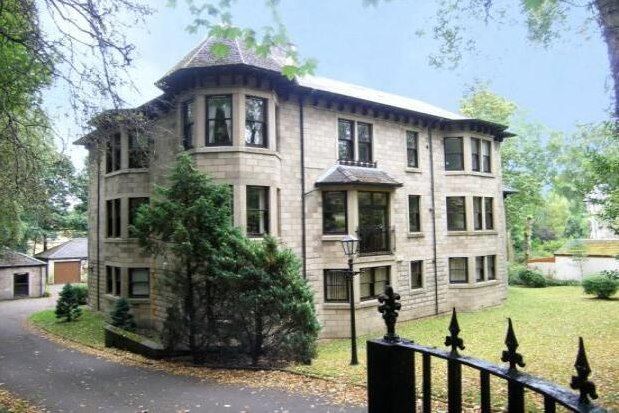 2 bed flat to rent in 27 Main Road, Paisley PA2, £850 pcm - Zoopla