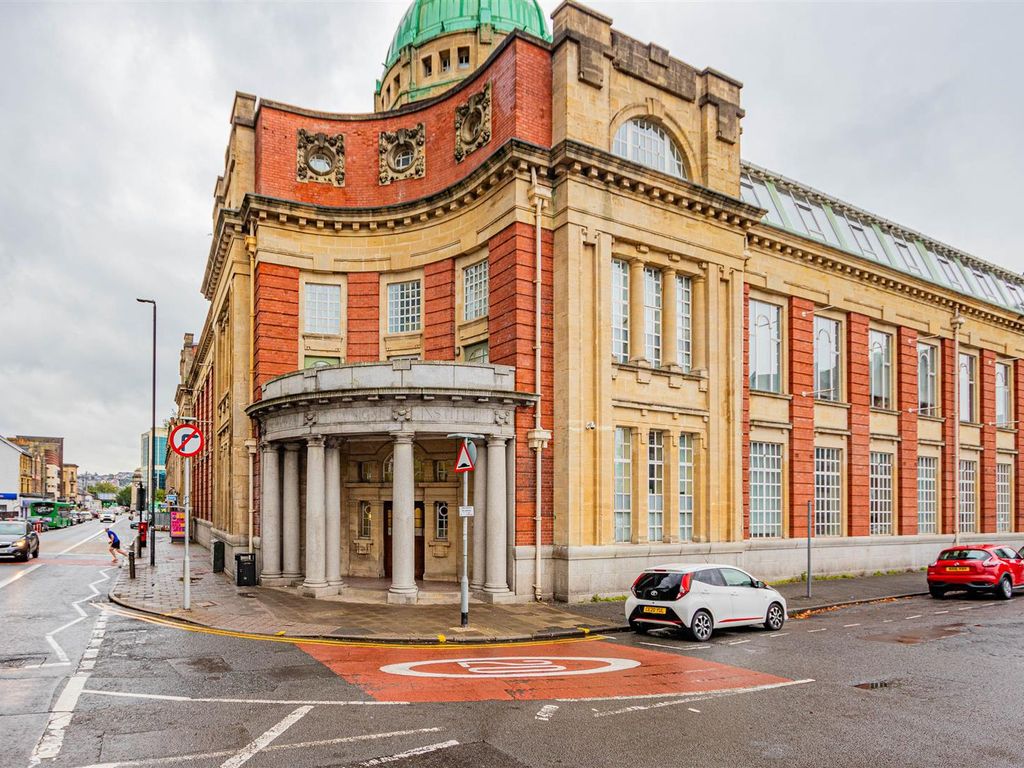 1 bed flat to rent in Clarence Place, Newport NP19, £775 pcm - Zoopla
