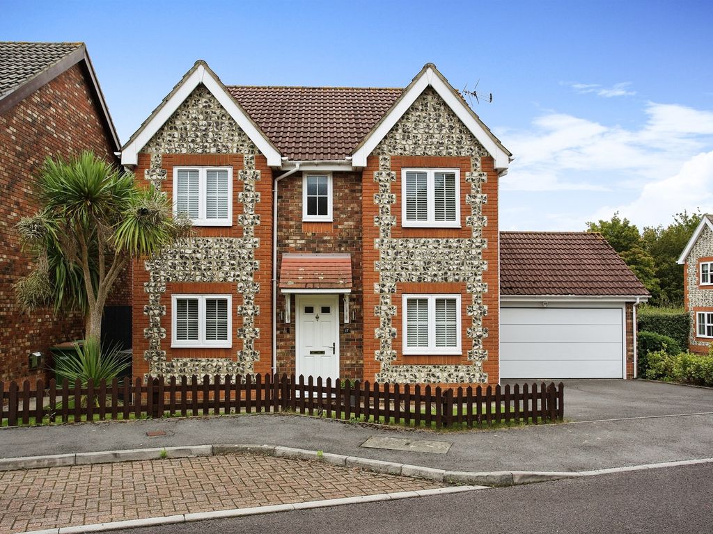 4 Bed Detached House For Sale In Bluestar Gardens Hedge End