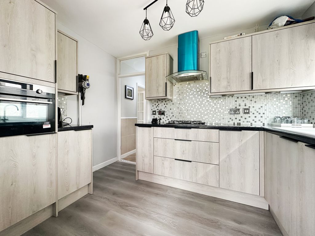 2 bed bungalow for sale in Plantation Road, Gillingham, Kent ME7, £ ...