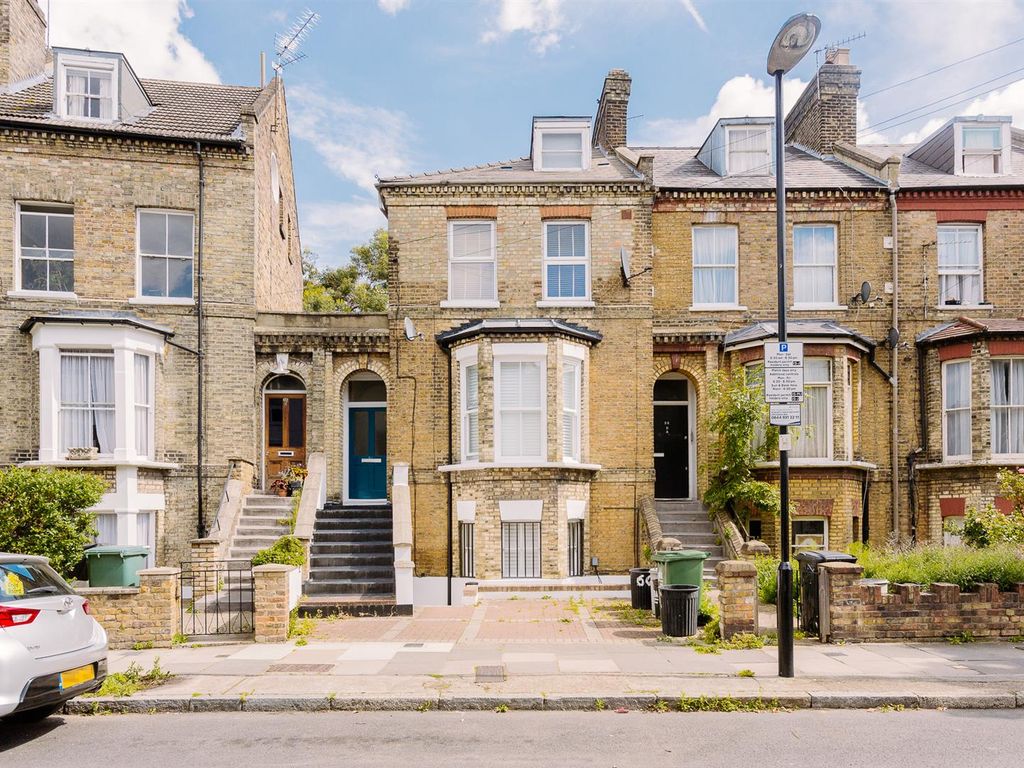 2 bed flat for sale in Regina Road, London N4 - Zoopla