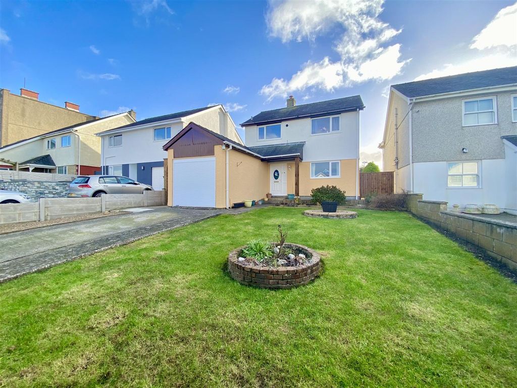 3 bed detached house for sale in Bro Cymerau, Pwllheli LL53 - Zoopla