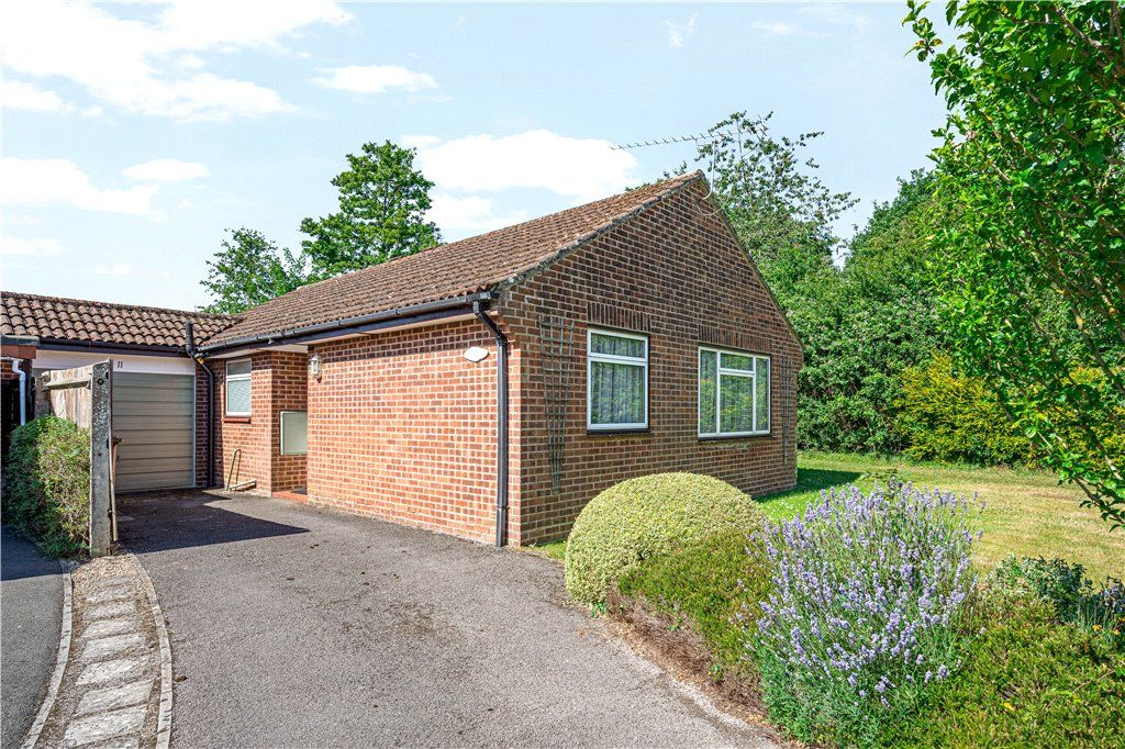3 Bed Detached Bungalow For Sale In Waterside Road Romsey Hampshire