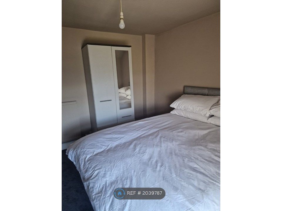Room to rent in Main Street, Egremont CA22, £433 pcm - Zoopla