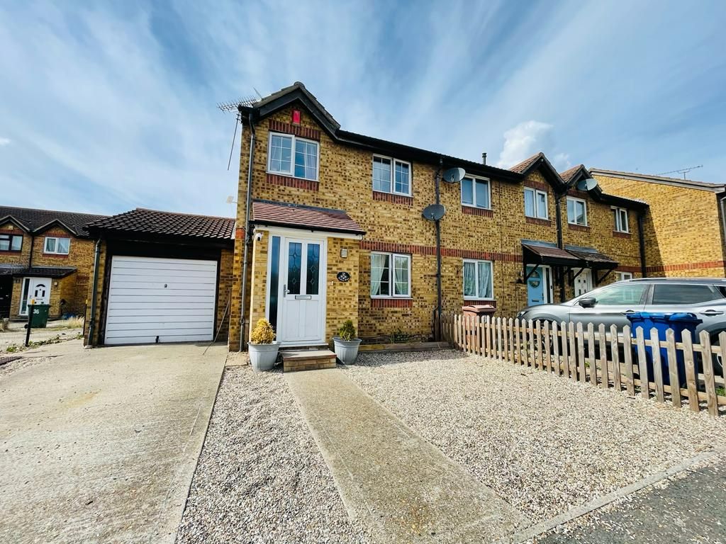 3 bed end terrace house for sale in Oakley Close, Grays RM20 - Zoopla