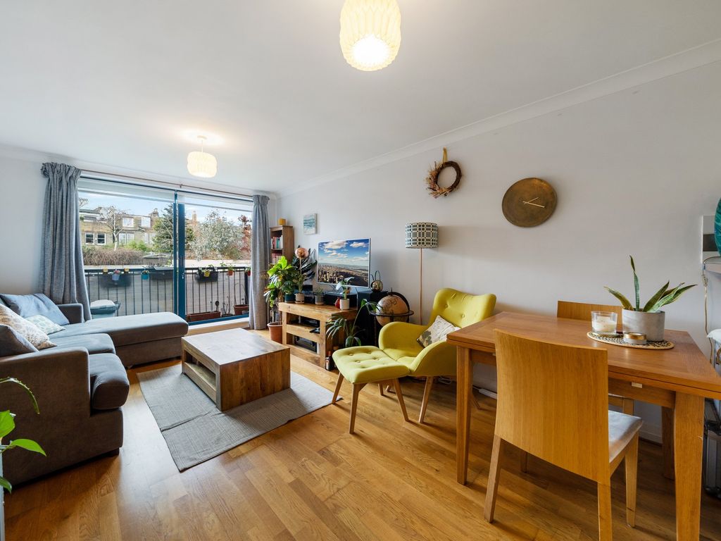 2 bed flat for sale in Tottenham Lane, London N8 - Zoopla