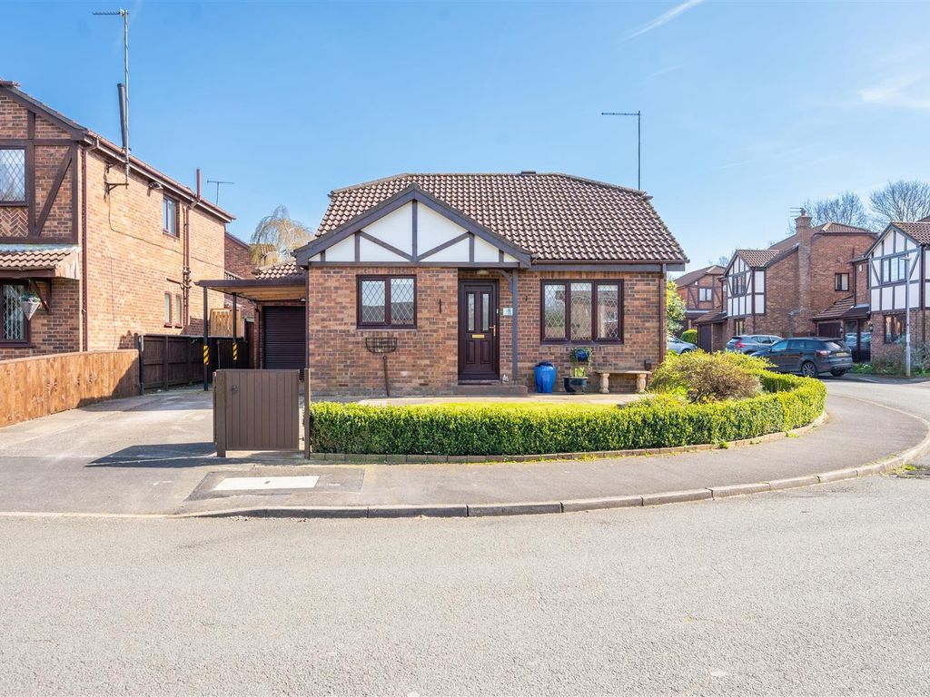 2 Bed Detached Bungalow For Sale In Lakeside Gardens Rainford St