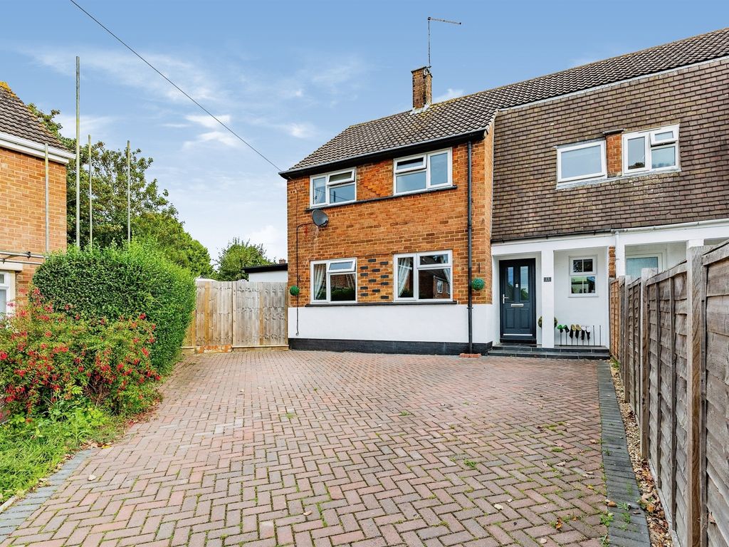 3 Bed End Terrace House For Sale In Orchard Close Wootton Northampton