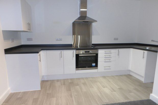 2 bed flat to rent in 2A Sherwood Rise, Nottingham NG7, £950 pcm - Zoopla