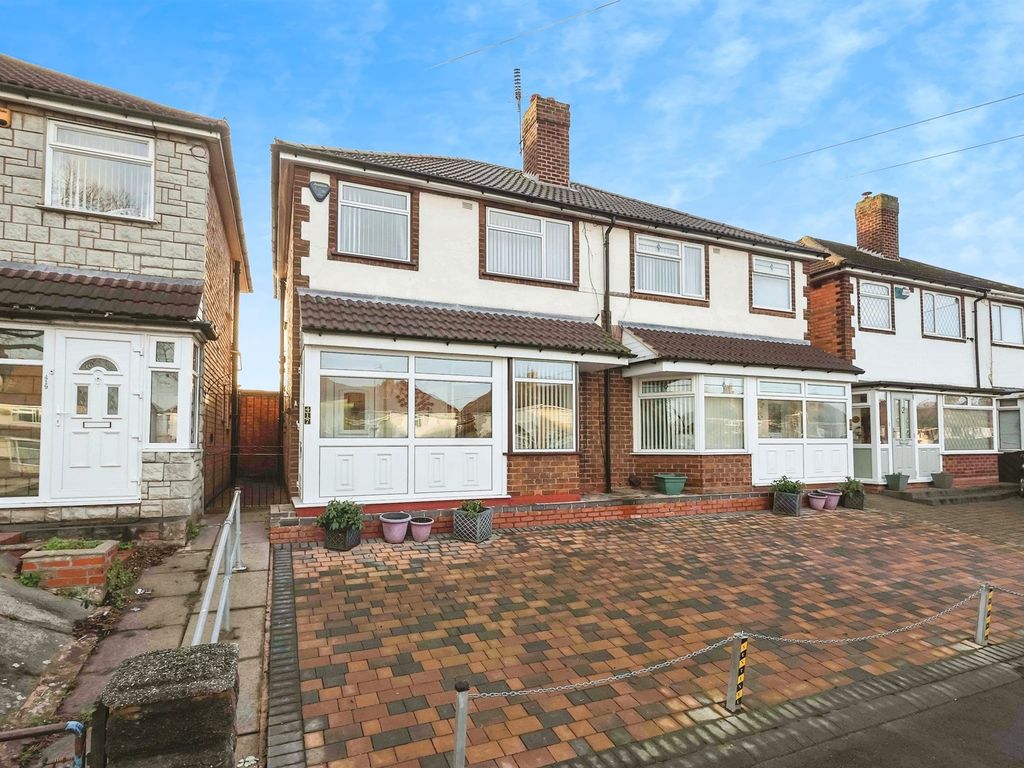 3 Bed Semi Detached House For Sale In Brays Road Sheldon Birmingham