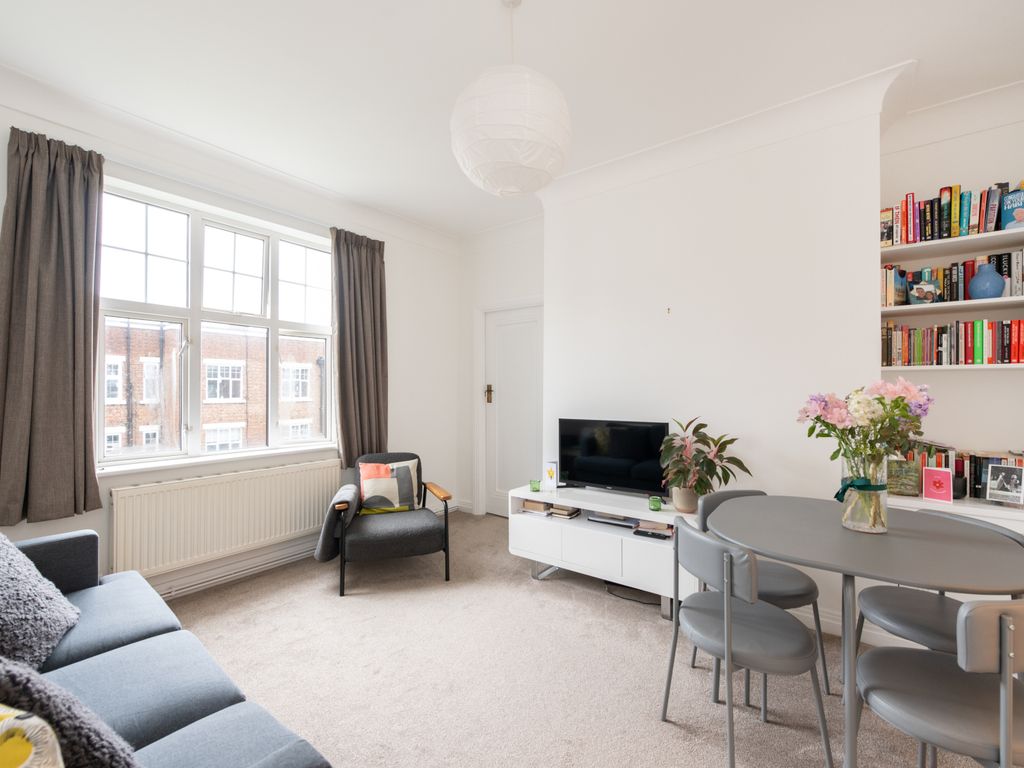 2 bed flat to rent in Belsize Grove, London NW3, £2,500 pcm - Zoopla