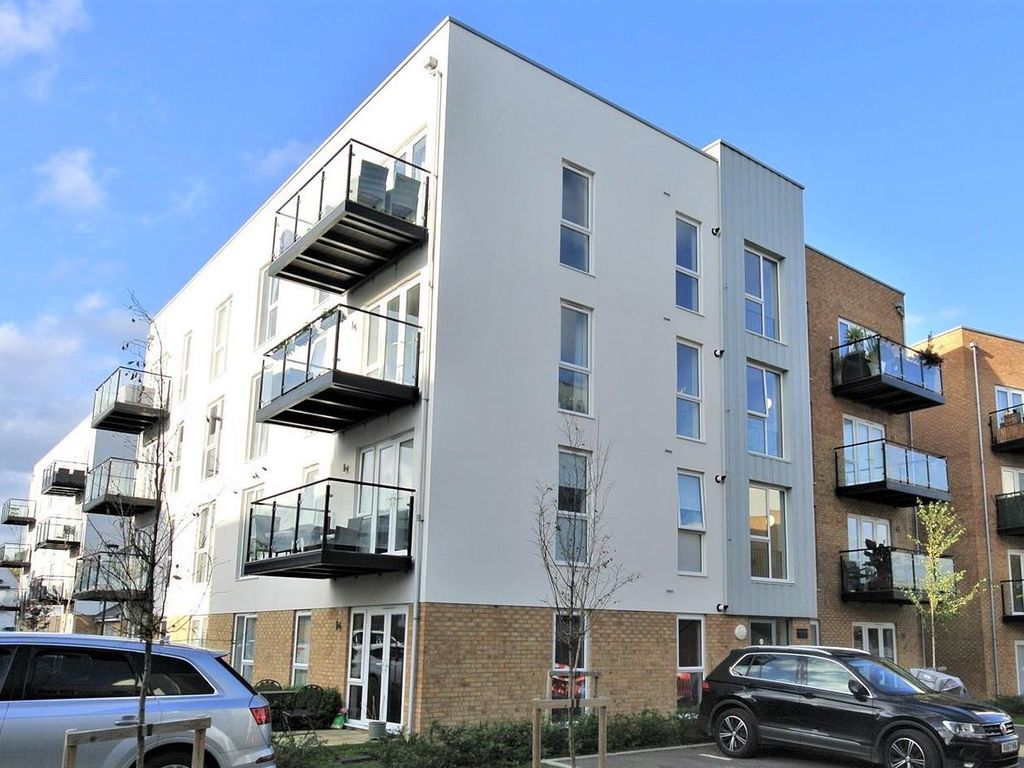 2 bed flat for sale in Hawker Drive, Addlestone KT15 - Zoopla