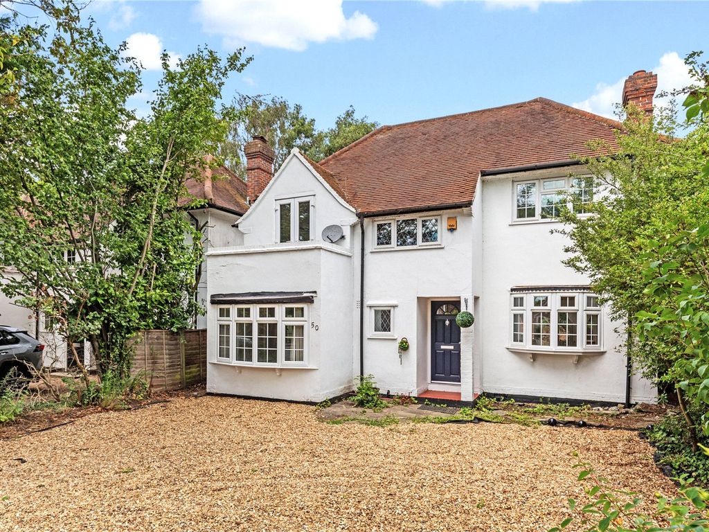 4 Bed Detached House To Rent In Esher Road Hersham Walton On Thames