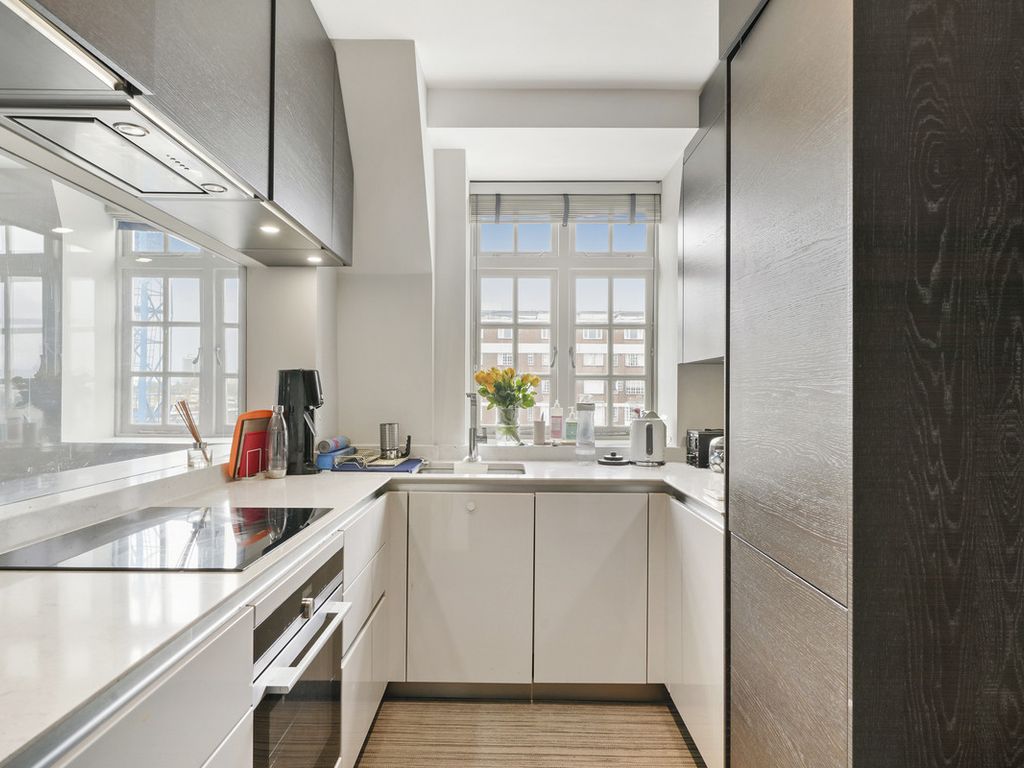 1 bed flat to rent in Whiteheads Grove, London SW3, £2,817 pcm - Zoopla