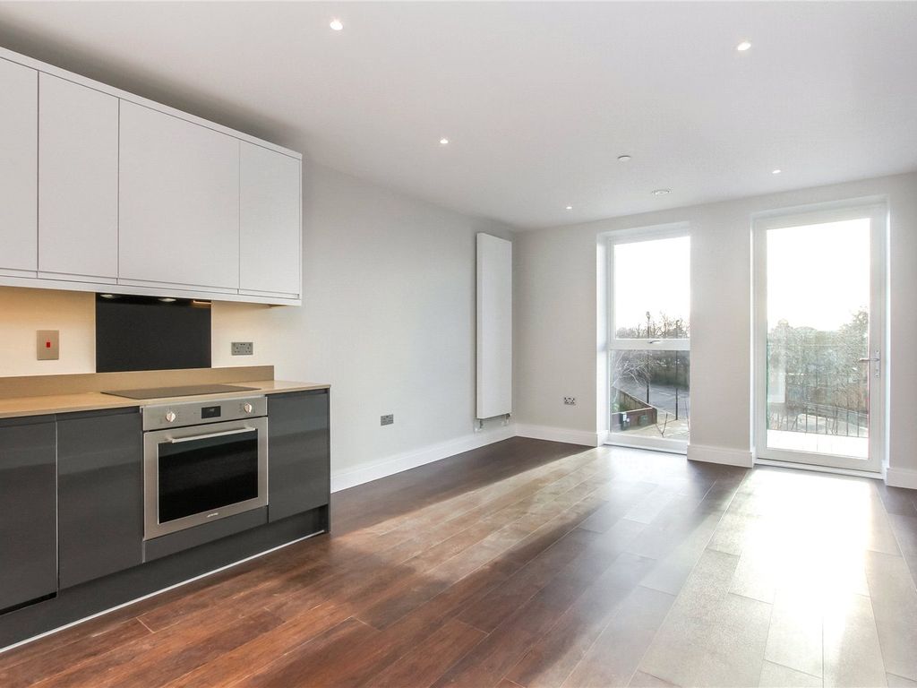 2 bed flat to rent in Samuelson House, Bridge Road, Southall, Uxbridge ...