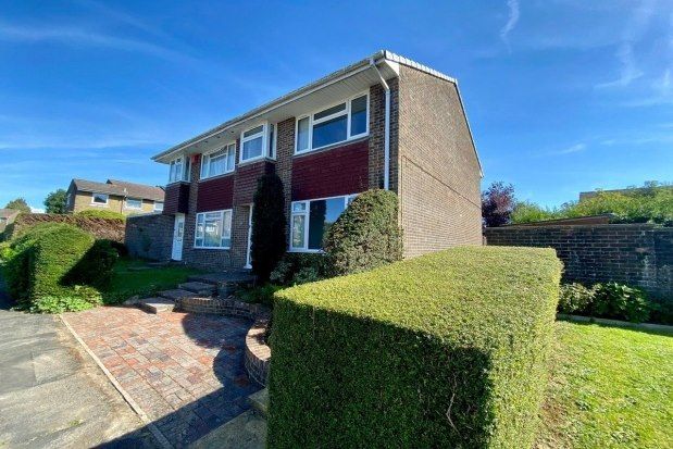 3 bed property to rent in Beckett Way, Lewes BN7, £1,550 pcm - Zoopla