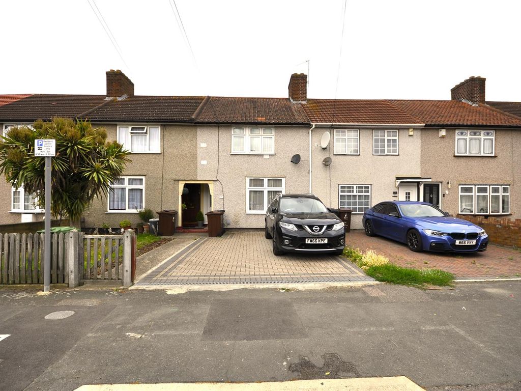 3 Bed Terraced House For Sale In Pasture Road Dagenham Rm9 £350 000