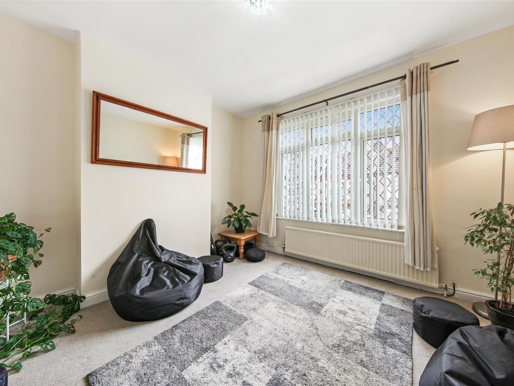 2 bed flat for sale in Silverland Street, London E16 - Zoopla
