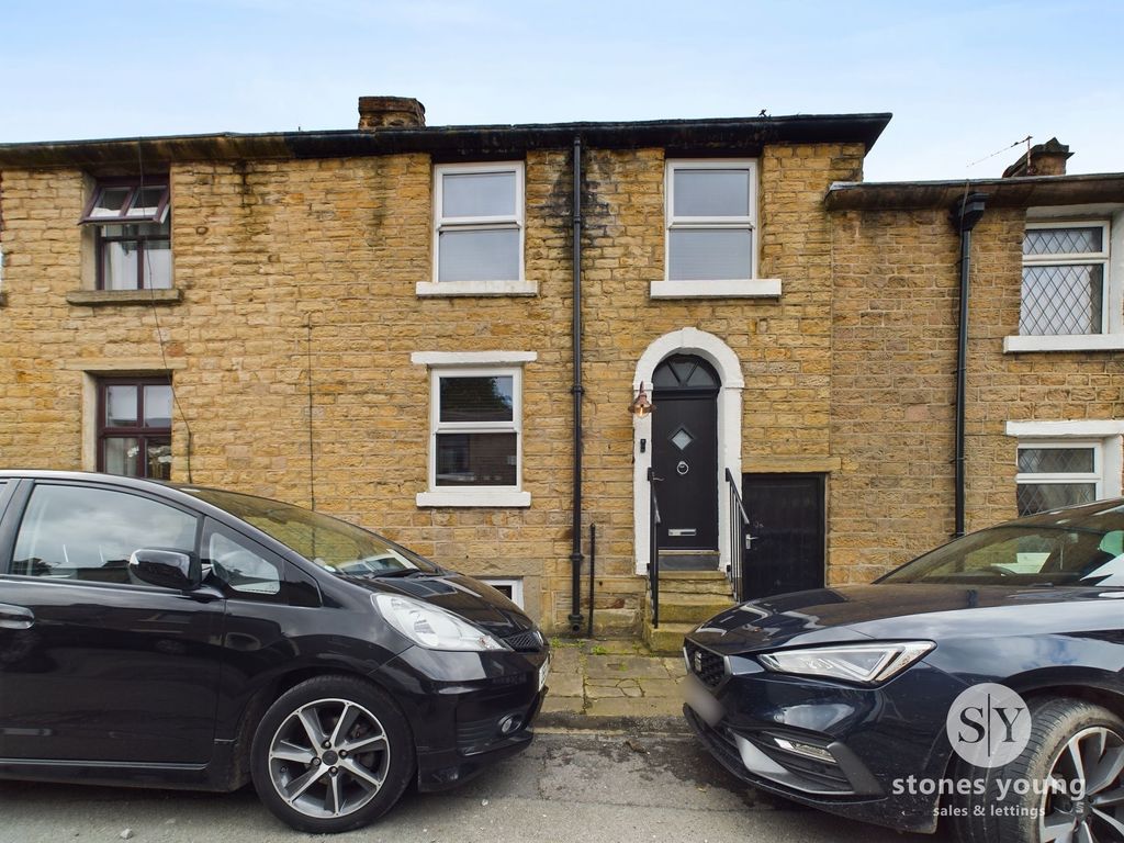 2 bed cottage for sale in West View Place, Blackburn BB2, £135,000 - Zoopla