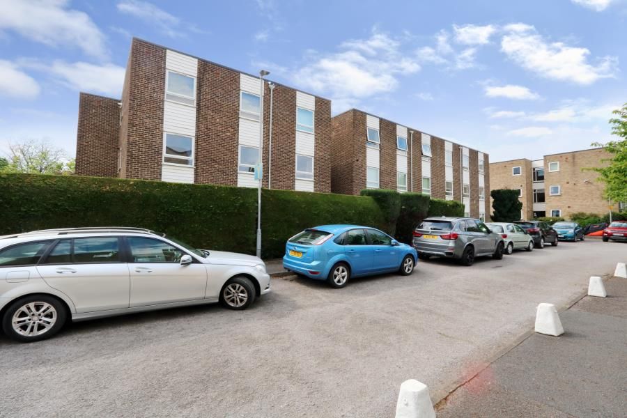 1 bed flat to rent in Lambourn Grove, Norbiton, Kingston Upon Thames ...