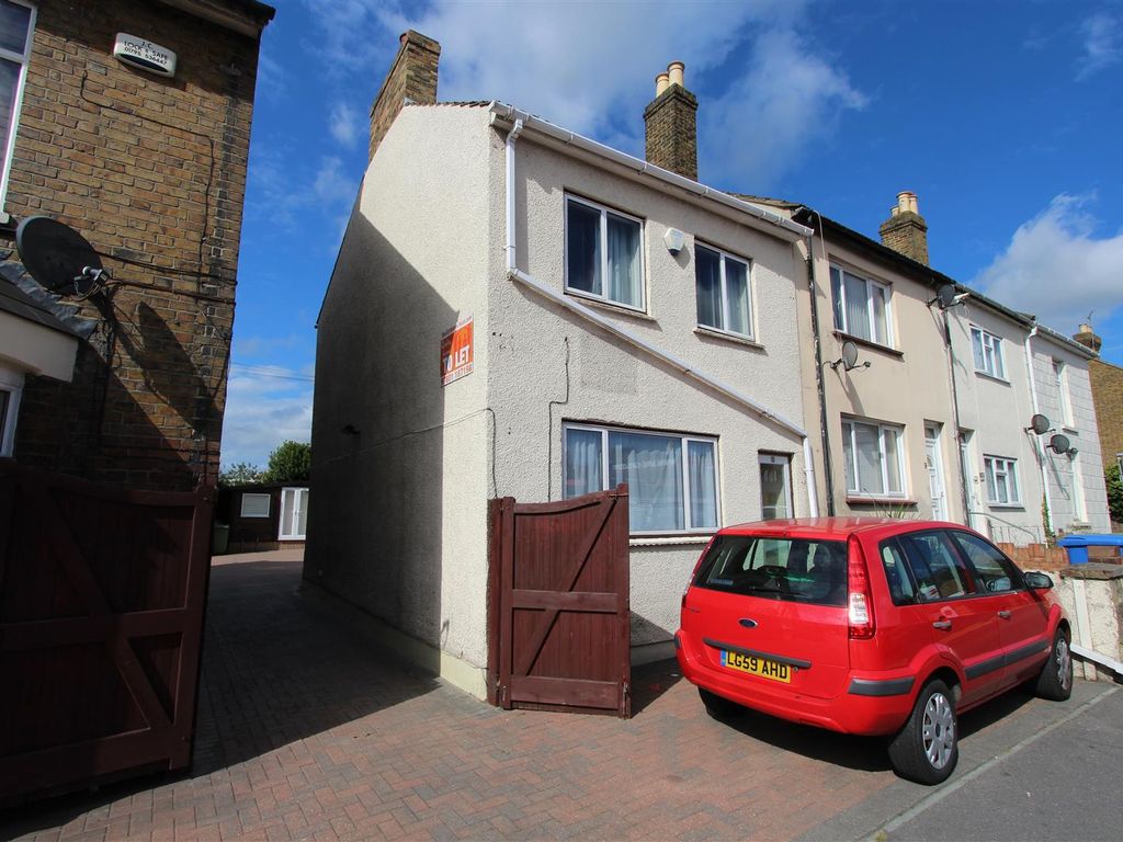 3 Bed End Terrace House To Rent In Canterbury Road Sittingbourne Me10
