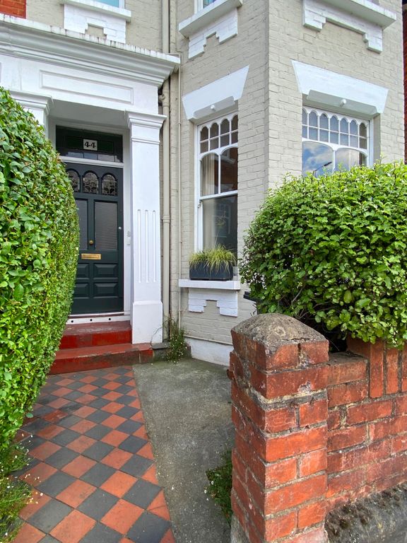 2 bed terraced house for sale in Northwold Road, London E5 - Zoopla