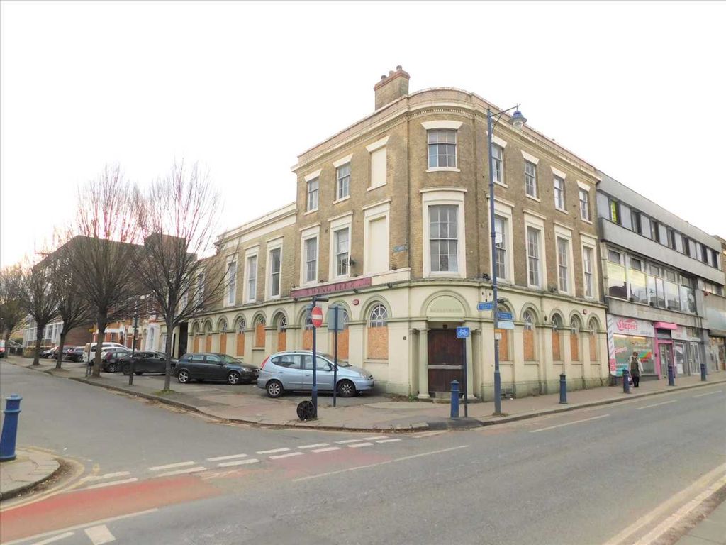 1 bed flat to rent in The Grove, Gravesend DA12, £950 pcm - Zoopla