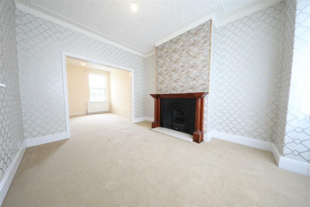 3 bed property to rent in Mersey Street, Hull HU8, £795 pcm - Zoopla