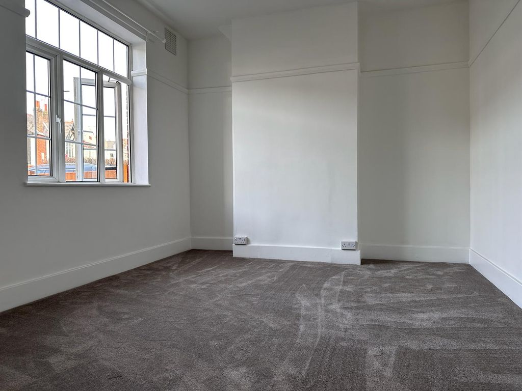 3 bed semi-detached house to rent in Townfield Road, Hayes UB3, £2,200 ...