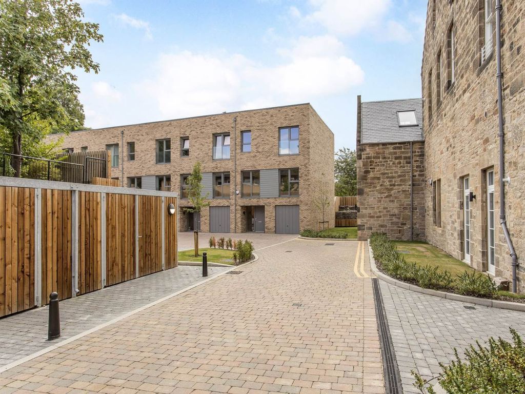 4 bed town house for sale in 3 Ardmillan Mews, Springwell, Edinburgh ...