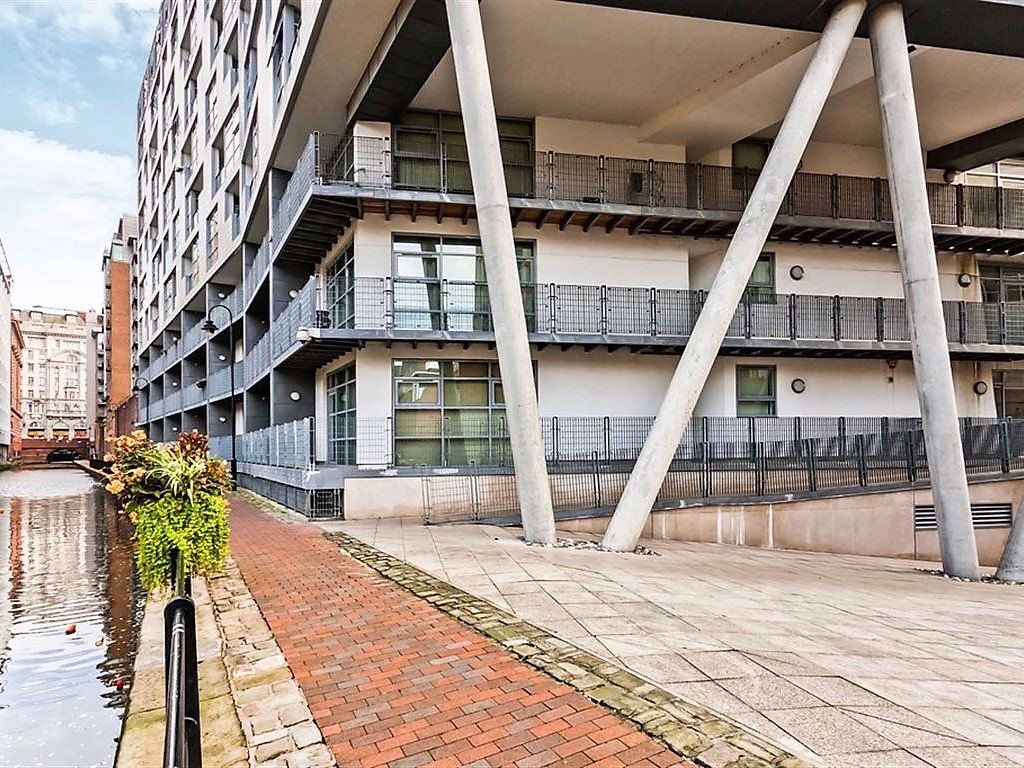 2 bed flat to rent in The Lock, Whitworth Street West, Manchester M1 ...