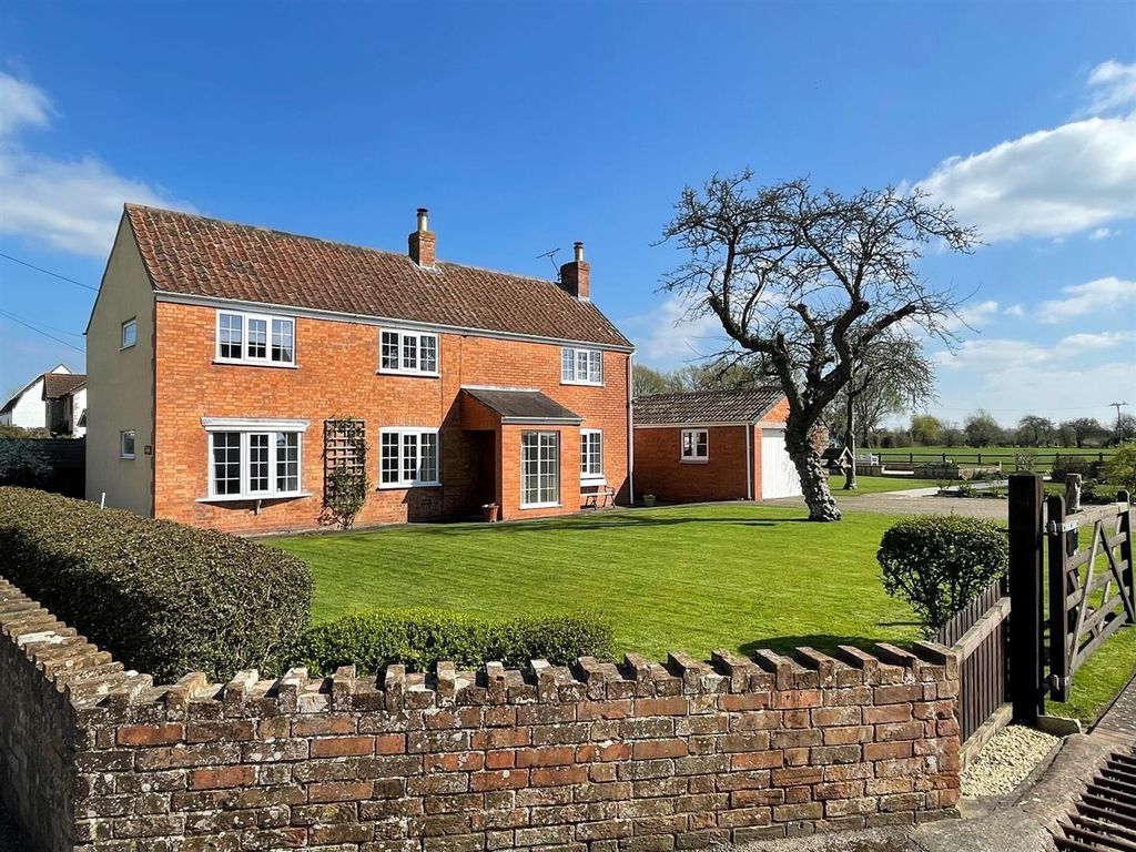 4 Bed Detached House For Sale In The Causeway, Mark, Highbridge Ta9 
